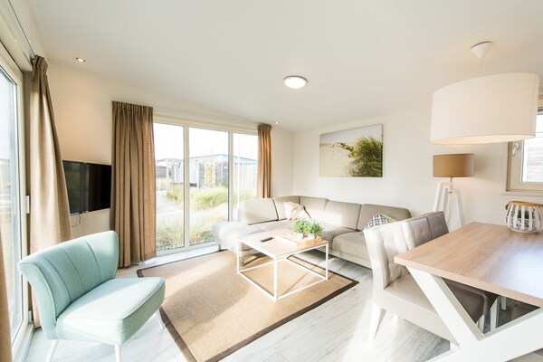 Thatched Villa With Two Bathrooms, 1.5 Km. From The Beach - Ameland