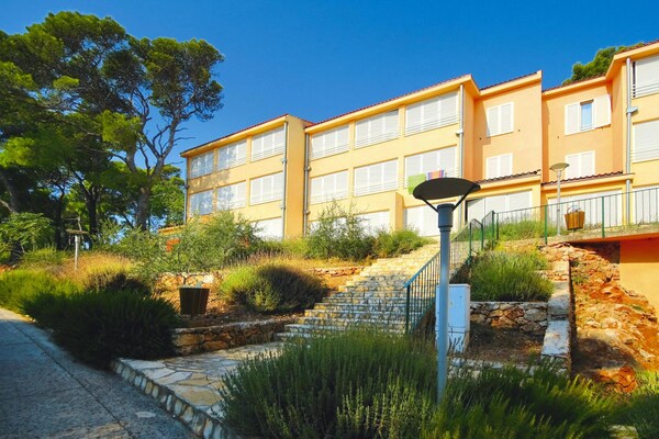 Apartments Fontana Resort Jelsa - One-bedroom Vintage Apartment 2&2 - 46 Qm 4 Pers - Hvar