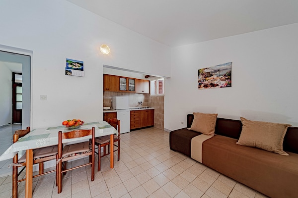 Apartments Kuzma - One-bedroom Apartment With Balcony And Sea View - Smokvica