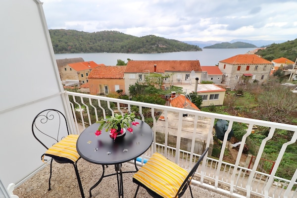 Apartments Nodilo - Standard One Bedroom Apartment With Balcony And Sea View (Apt 2) - Mljet