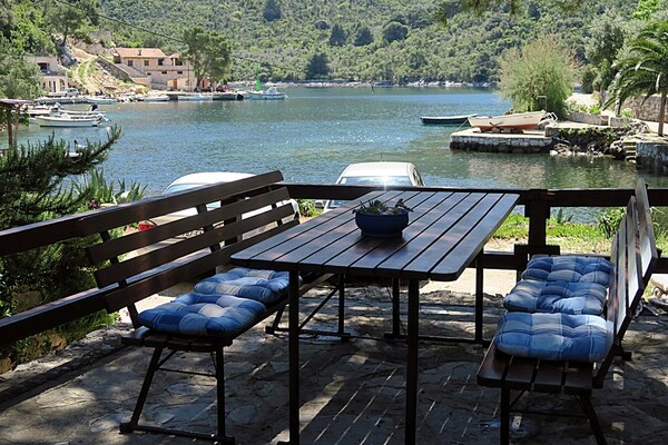 Apartments Vera - Comfort One-bedroom Apartment With Terrace And Sea View (Irena) - Mljet