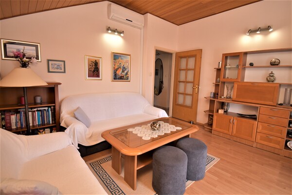 Guest House Kanjuo - Two Bedroom Apartment With Terrace And Garden View - Srebreno
