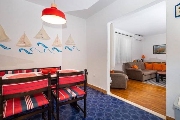 Apartment Oaza - Three Bedroom Apartment With Terrace And Sea View - Supetar