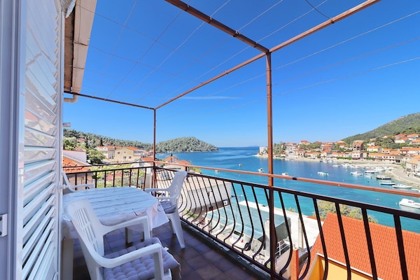 Apartments Peselj-one Bedroom Apartment With Balcony And Sea View ( 2 ) - Smokvica