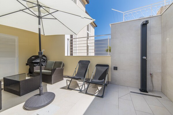Apartments Ema-two Bedroom Apartment With Sea View ( Perla ) - Ploče