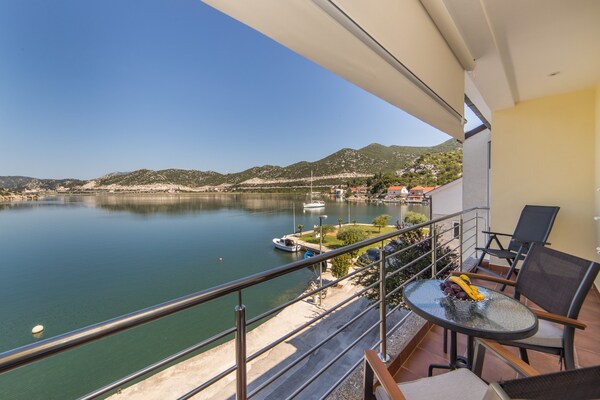 Apartments Ema-comfort Two Bedroom Apartment With Sea View ( Fancy ) - Croatie