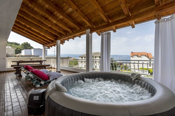 Apartment Keko - Three Bedroom Apartment With Terrace - Dugi Rat