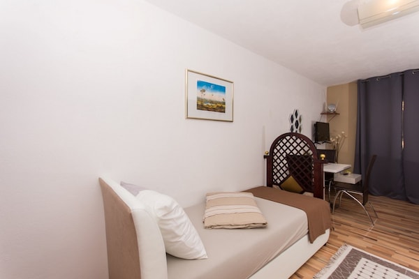 Villa Stil - Studio Apartment With Balcony And Sea View 101 - Okrug Gornji