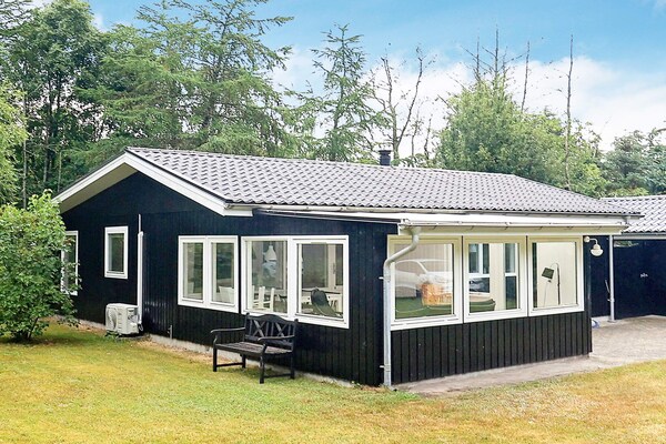 6 Person Holiday Home In Hals-by Traum - Hou