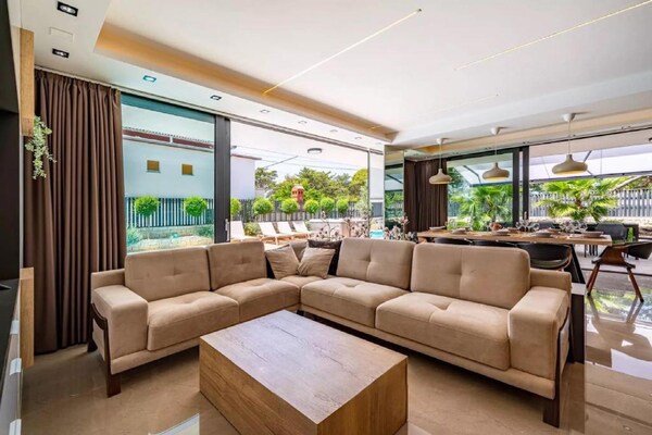 Villa Alpha & Omega - Four Bedroom Villa With Swimming Pool (Alpha) - Banjol