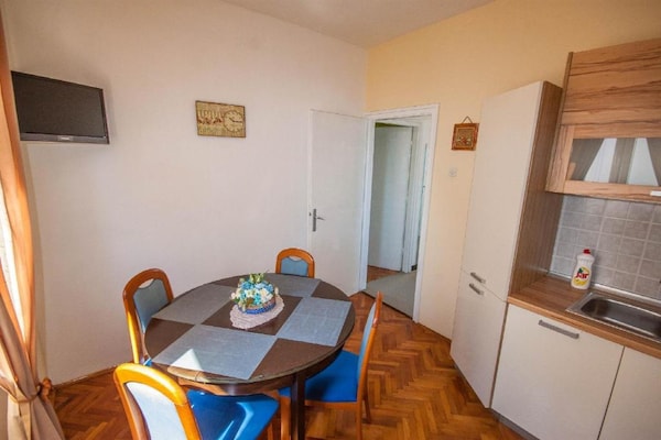 Apartments Amalia - Two Bedroom Apartment With Roofed Terrace - Zadar