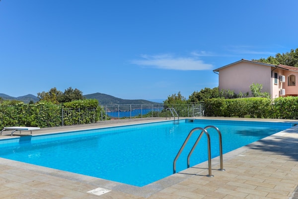 Res "I Castagni" Appartamento Trilocale La Chicca Con Vista Mare - Capoliveri