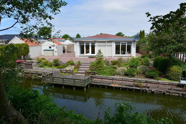 Fijne Bungalow In Makkum - Makkum