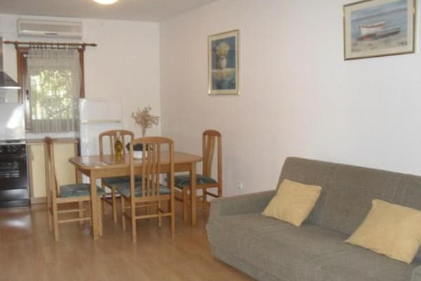 Apartments White House - Two Bedroom Apartment With Balcony And Sea View 2 - Supetar