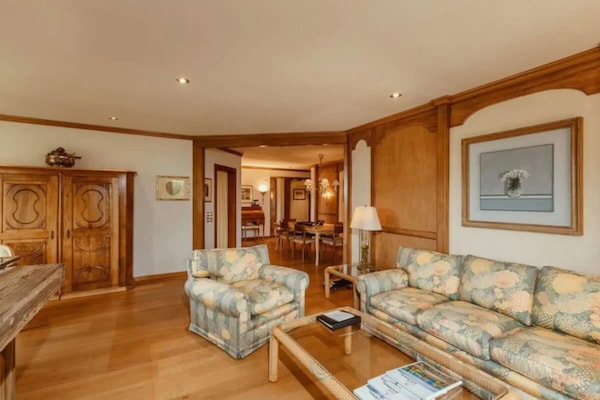 Luxurious Serviced Flat In Top 5 Star Park Hotel - Gstaad