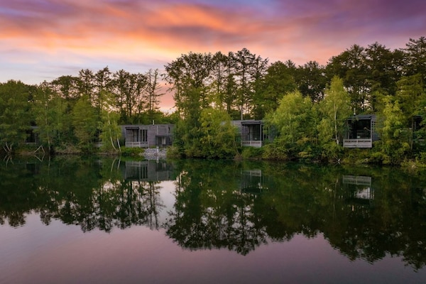 The Large Lake House By Yournature - Doornik