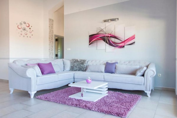 Villa Ava - Five Bedroom Villa With Swimming Pool - Brodarica