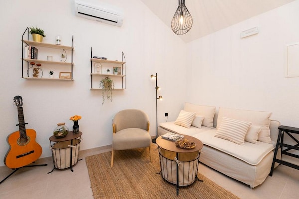 Villa Adriana - Two Bedroom Villa With Swimming Pool - Brač