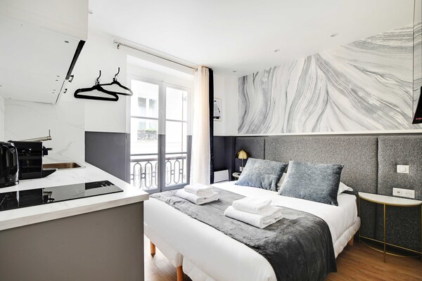 Jt-14-montcenis-1c - ibis Styles Paris Montmartre Nord