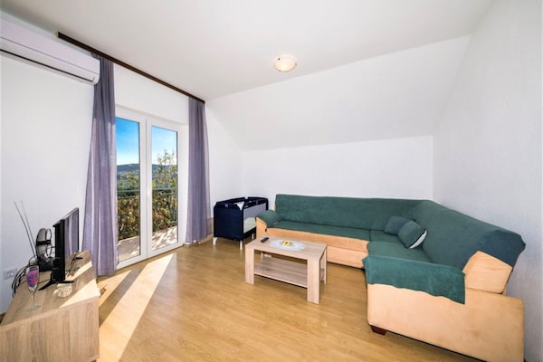 Trogir Comfortable Apartment With Terrace - Two Bedroom Apartment With Terrace - Trogir
