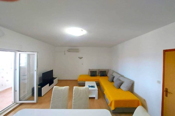 Seaside Okrug Gornji Apartment With Terrace And Patio - Two Bedroom Apartment With Terrace - Trogir