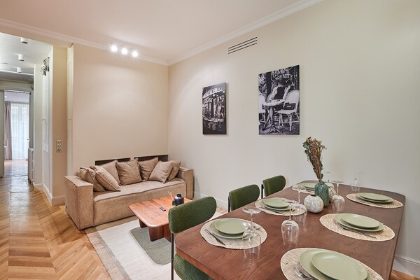 Florence 2 - Ibis Styles Paris Gare Saint Lazare