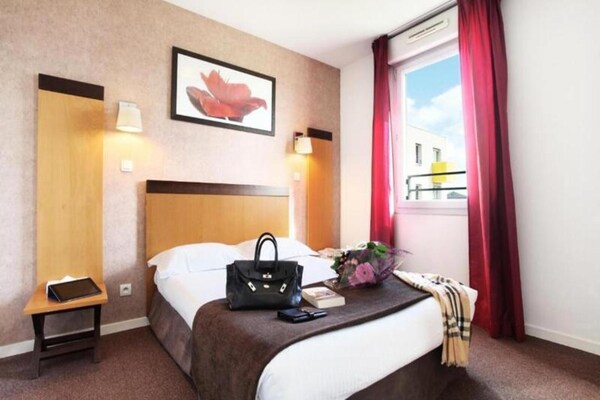 Appart'hôtel Odalys City Bioparc - Bron