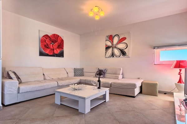 Luxury Apartment Okrug Gornji With Sea View And Pool - Three Bedroom Apartment With Sea View And Pool - Trogir