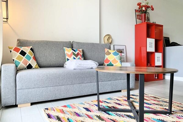 | The Red One 💋| Studio Canap&eacute;-lit | Proche Gem, Gare - Grenoble