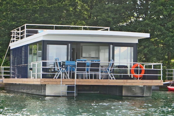 Floating 44 / Boot 2 - Rees