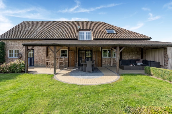 Hoeve Heiligenbron Met Tweepersoonsstudio - Hasselt