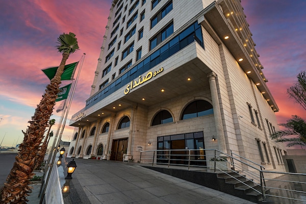 Luxe King Comfort Stylish Stay In Jeddah - Jeddah