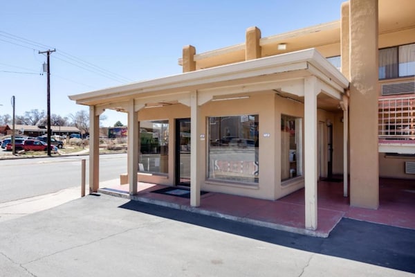 2 Full Beds Non-smoking - Albuquerque