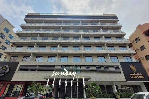Stylish 1br Deluxe Escape In Downtown Adliya - Manama