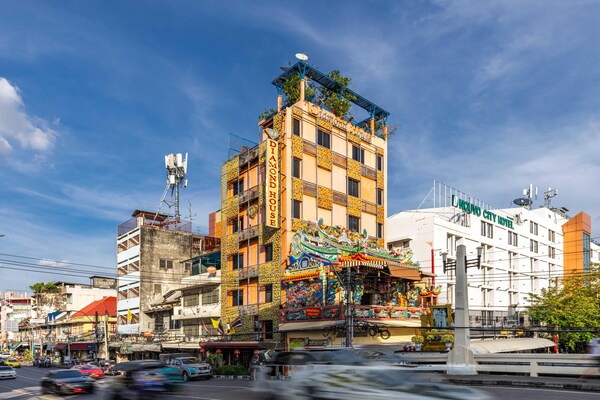 Chic Deluxe Retreat Stay In Lively Khaosan - 방콕