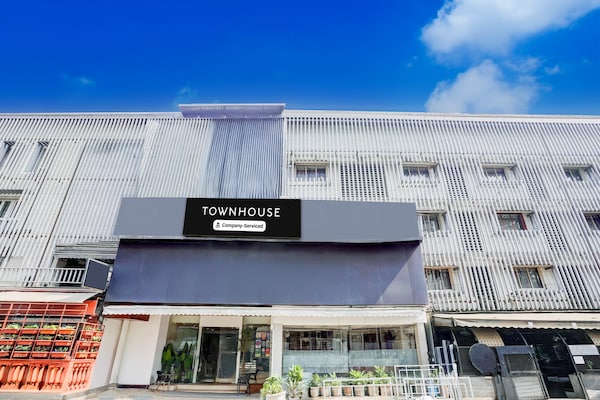 Super Townhouse Khar The Unicontinental - Mumbai