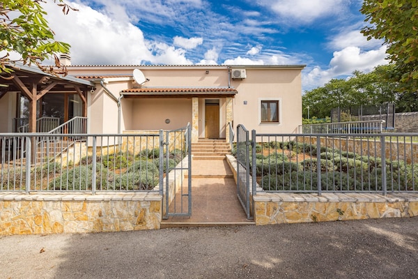 Villa San Antonio With Private Pool - Fažana