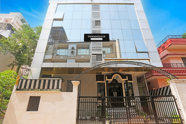 Super Townhouse Cantonment Varanasi Formerly Sarin Inn - Varanasi