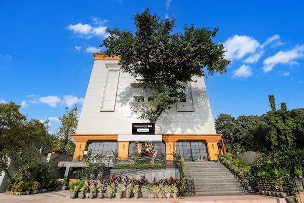 Super Townhouse Oak Pardih Chowk Mango Formerly Nh Hills - Jamshedpur