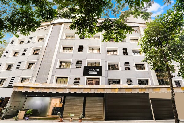 Super Townhouse Marol Near Mumbai Airport - Mumbai