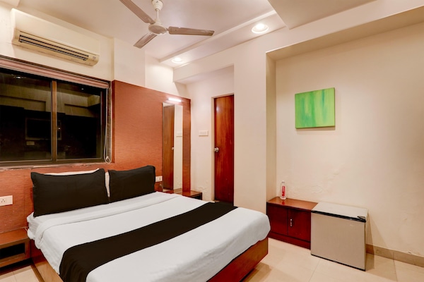 Super Townhouse Oak Ramdaspeth Downtown - Nagpur