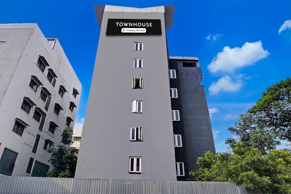 Super Townhouse Balewadi - Pune