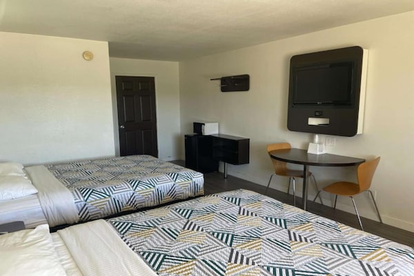 2 Queen Beds  Non-smoking - Wichita Falls, TX