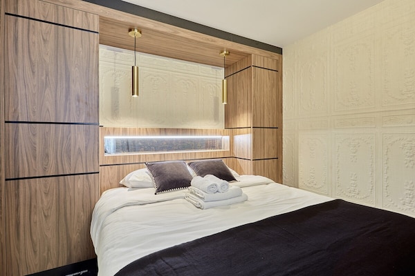 Pelican 6 New - Paris