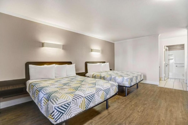 2 Queen Beds Non-smoking - San Francisco Bay Area, CA