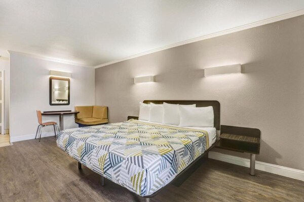 1 King Bed  Non-smoking - San Francisco Bay Area, CA