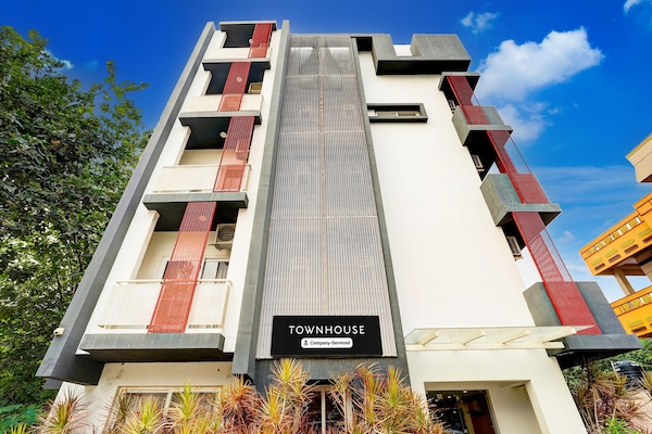 Super Townhouse Hebbal Bhadrappa Layout - 벵갈루루
