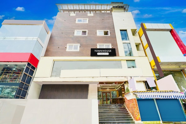 Super Townhouse Mg Road Near Commercial Street - Bengaluru