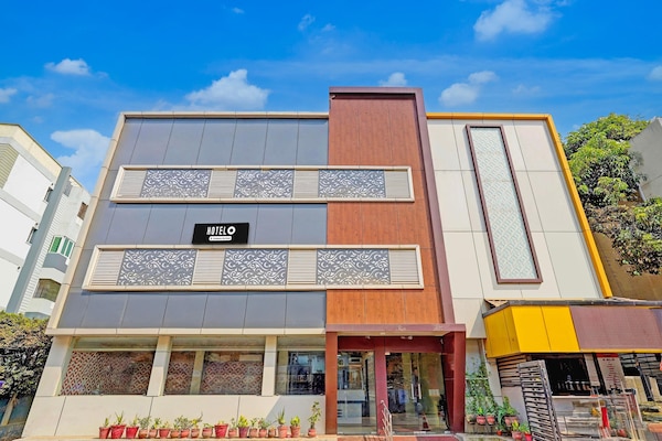 Super Hotel O Perungalathur Near Bus Stand - Chennai