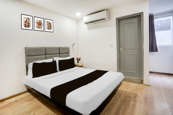 Super Townhouse Shahdara Near Yamuna Sports Complex - Ghaziabad
